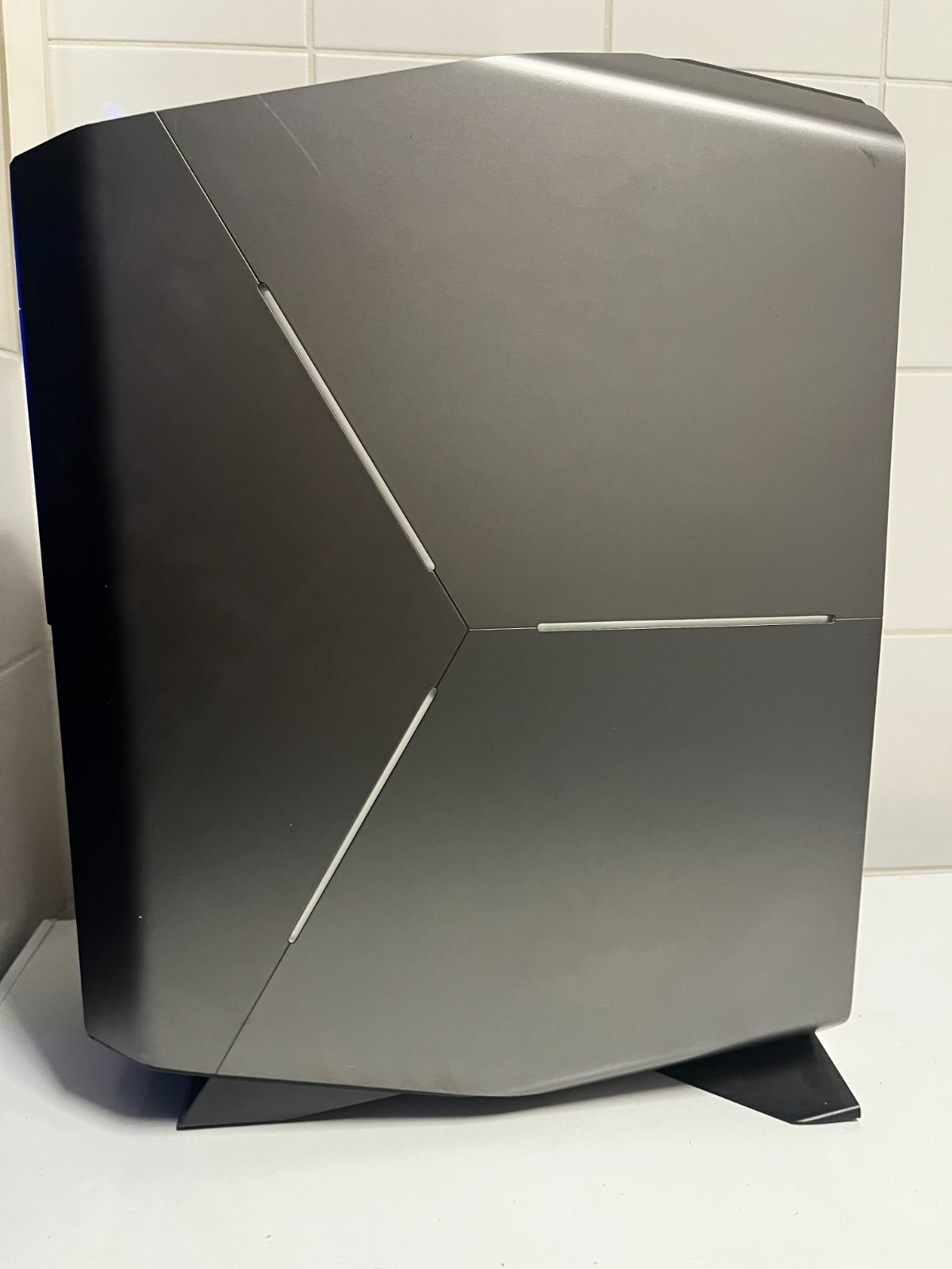 Dell Alienware Aurora R8 Desktop PC (i5-8400/16GB DDR4/256GB SSD + 1TB ...