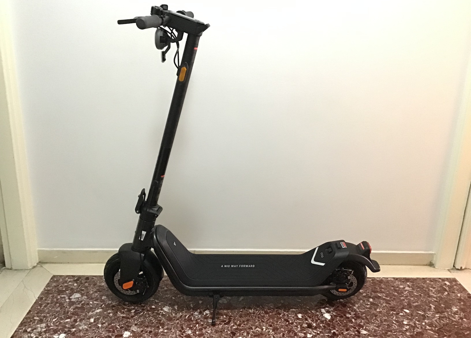 NIU KQi3 Pro Ultra Black Ηλεκτρικό Πατίνι με 32km/h Max Ταχύτητα και ...